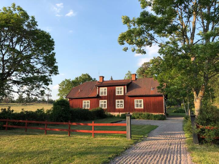 Lugnt Och Trevligt Boende I Vacker Herrgårdsmiljö - Mantorp