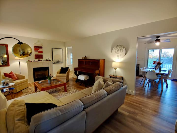 Quaint Country Cottage By The Bay - Meaford