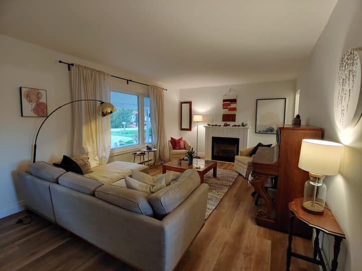 Quaint Country Cottage By The Bay - Meaford