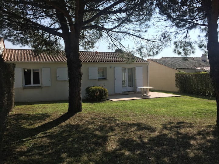 Maison De Vacances Cosy à St Vincent Sur Jard - Jard-sur-Mer