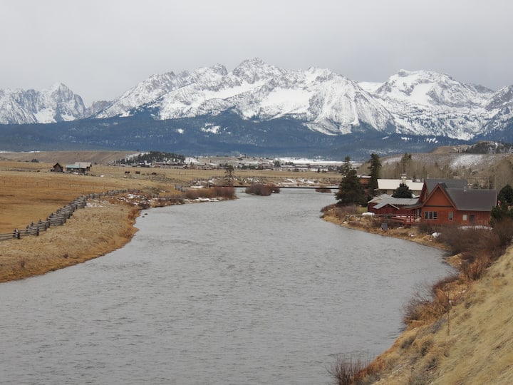 Sawtooth Retreat - Stanley Lake, ID