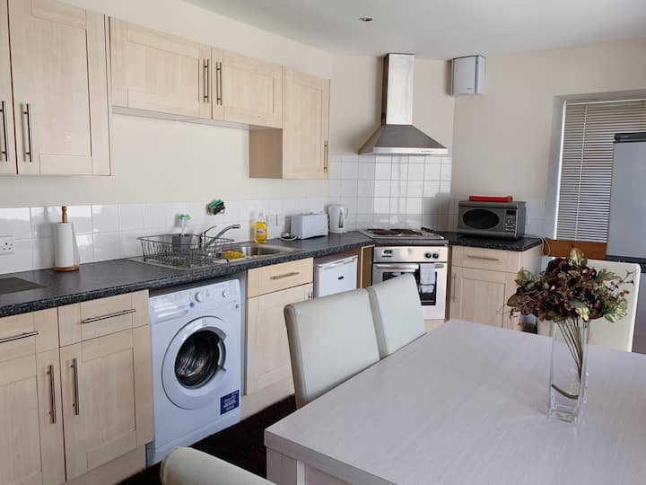 Modern City Centre Spacious One Bedroom Apartment - Aberdeen