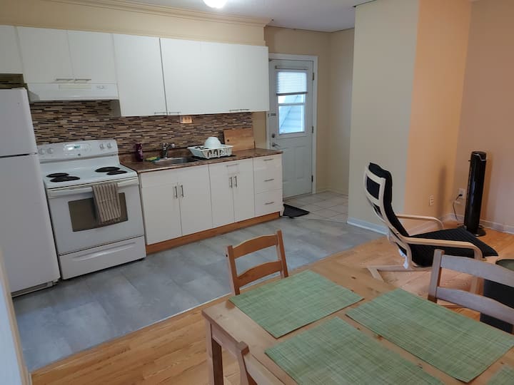 Fully Equipped 2 Bedroom Apartment - Ottawa