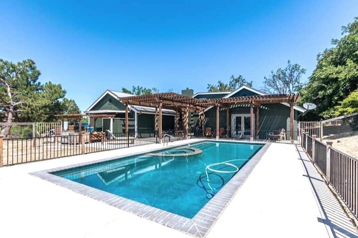 Harvest Ridge Ranch 5 Bedroom Farmhouse Sleeps 14 - Paso Robles, CA