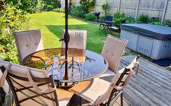 Honeysuckle Cottage - Ringwood