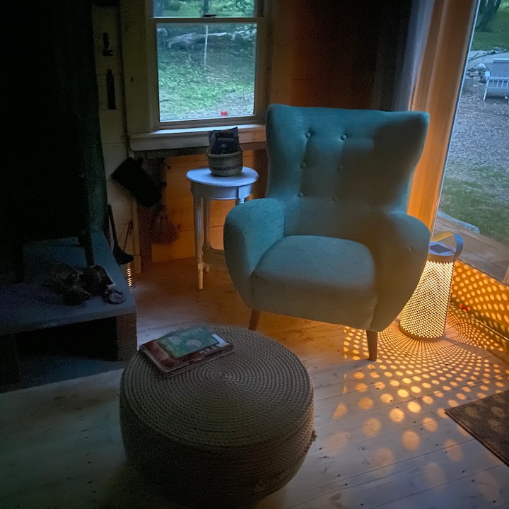 A Comforting Sweet Off Grid Cabin Near The Beach! - Vinalhaven