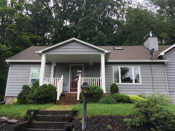 Comfy Country House In The City. - Cayuga Lake, NY