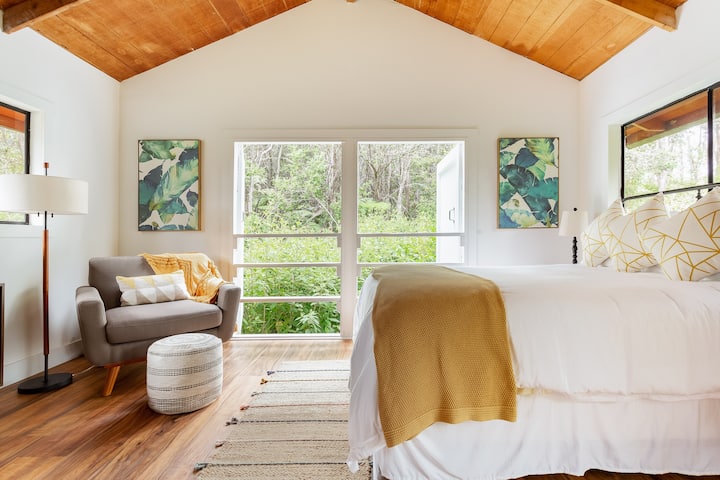 Kamaka Cottage At Volcano- A Rainforest Hideaway - Volcano, HI