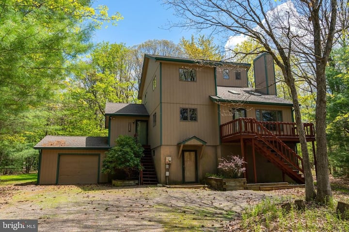 Newly Renovated Lake House Near Jim Thorpe - Jim Thorpe, PA
