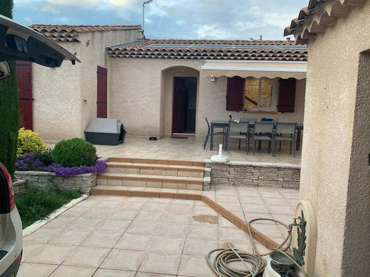 Villa 4 Chambres Avec Piscine - Miramas