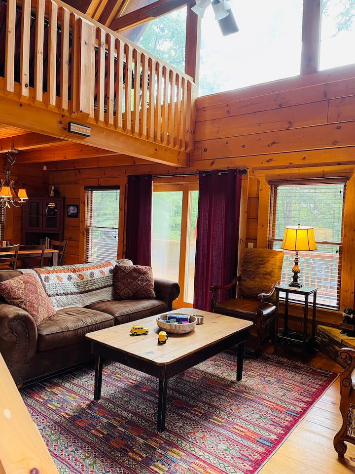 Martha's Cabin - 2 Bedroom Log Cabin On 3+ Acres - Lake Lure, NC