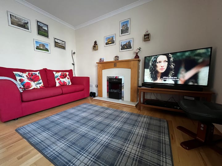 Old Town, Free Parking, Outlander Experience - Edinburgh