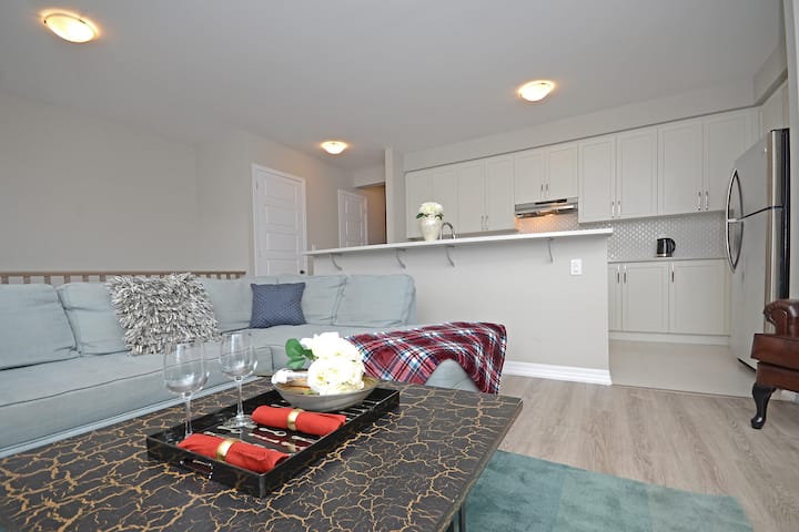 Oakville Fully Furnished 3 Bedroom Entiretownhome! - Milton