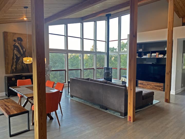Modern Luxury-4br, 4 King Beds, Pool, Walk To Town - Auburn, CA