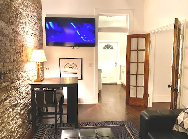 Your Stylish One Bedroom Apt In Downtown Jackson. - Jackson, MS