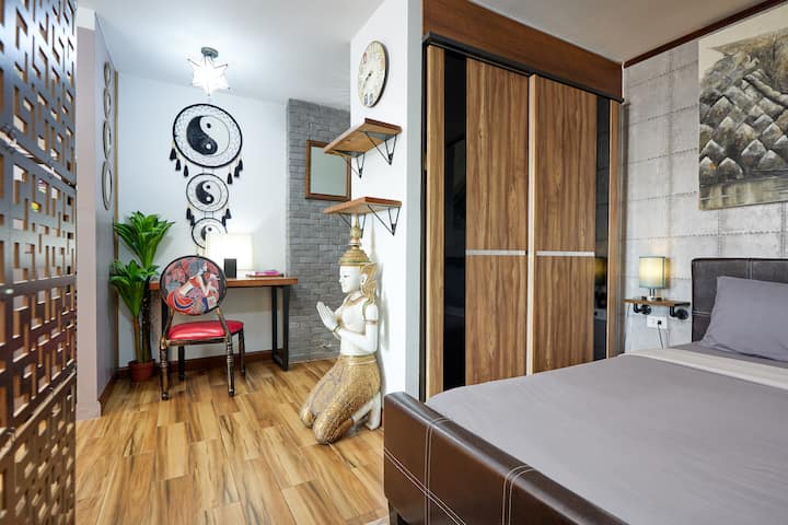 Cozy Condo With Pool/gym 5min Walk Bts Phrakanong - Phra Khanong