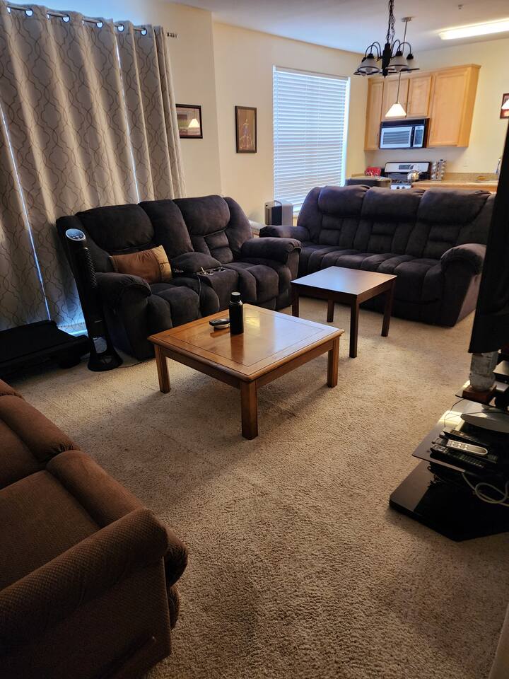 Fully Furnished 2 Bedroom 2.5 Bathroom Cozy Condo - Santa Rosa, CA