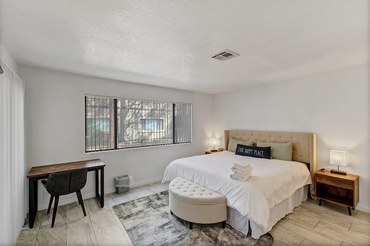 Superhost 5 Star Service With 2 Bedrooms U013 - 拉斯維加斯, NV