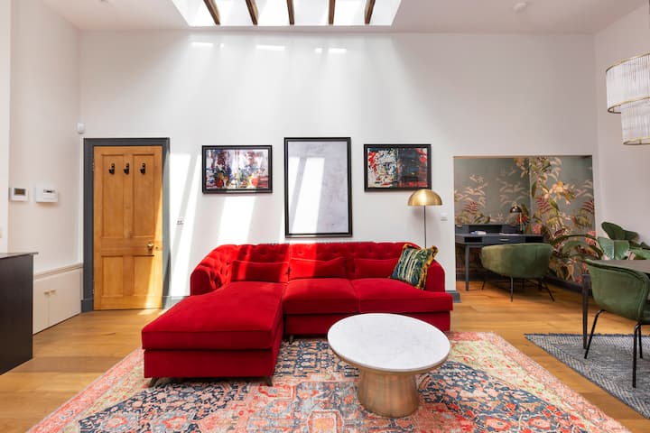 West End Muse - Edinburgh