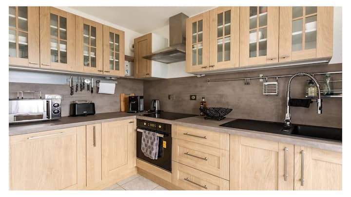 Le Botéro-t3 Agréable, 2 Chambres, Balcon & Garage - Dinard