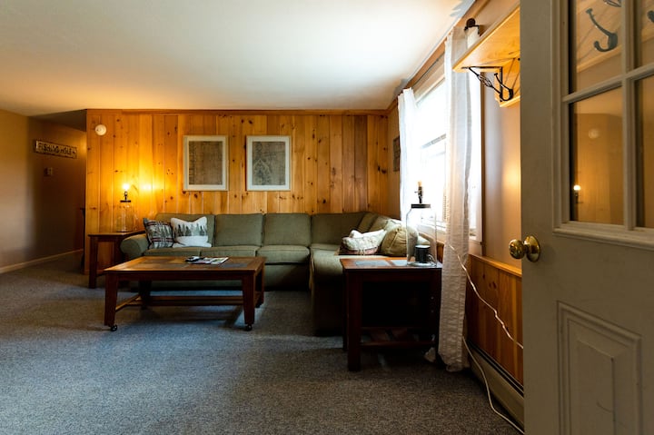 Bear Peak | Spacious 4-bdrm W/ Direct Trail Access - Lake Francis, NH