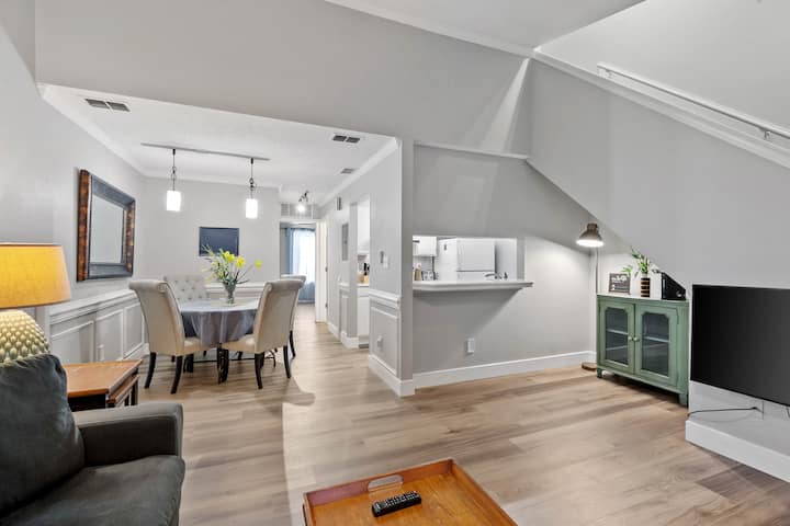 Cozy Tallahassee Townhouse - タラハシー, FL