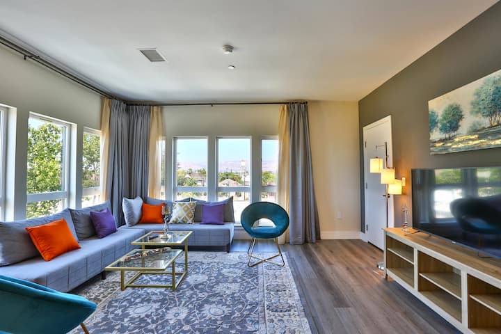 2b2b Top Floor Oversized Unit Extra Space 412 Ha - San José, CA