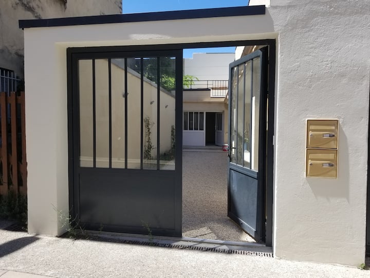 Dieulefit: Studio Centre Ville Avec Extérieur - Dieulefit