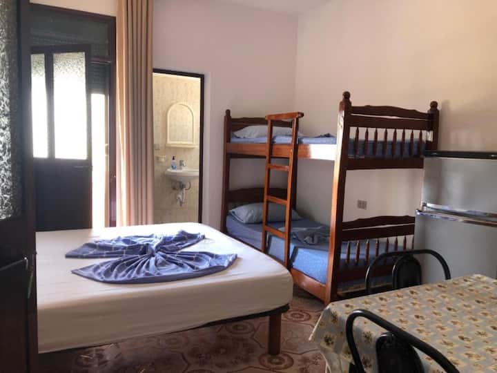 Villa Su 4 Piani Con Parcheggio Gratuito - Valona