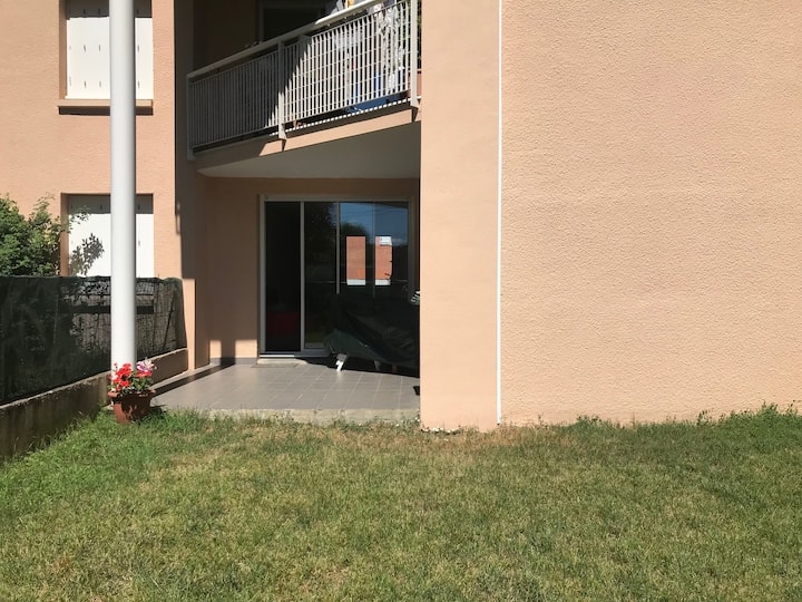 Appartement De Type 2 Avec Terrasse Et Jardin - Foix