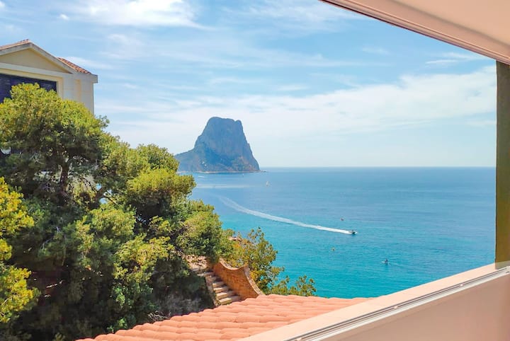 Impresionantes Vistas Junto A Muralla Roja - Calp