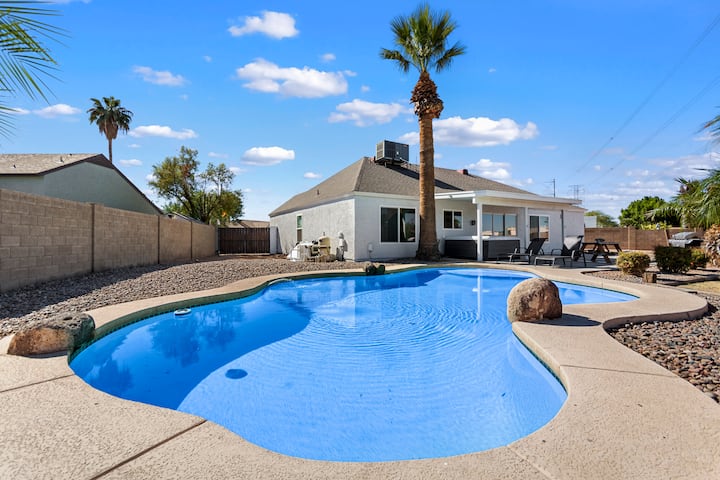Modern Retreat | Private Pool | Hot Tub | Huge Lot - Tempe, AZ