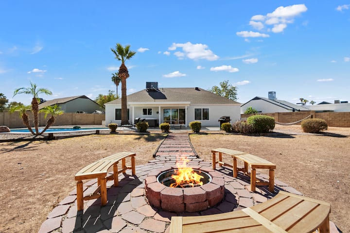 Modern Retreat | Private Pool | Hot Tub | Huge Lot - Tempe, AZ
