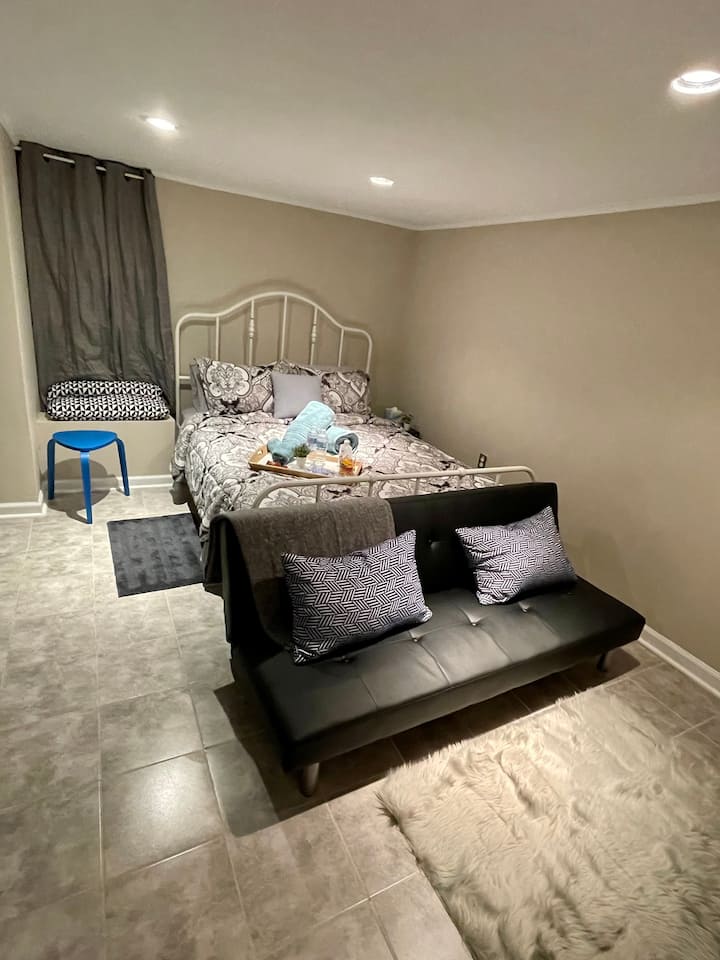 Luxury Suite • Conveniently Located • Free Parking - Pennsylvania