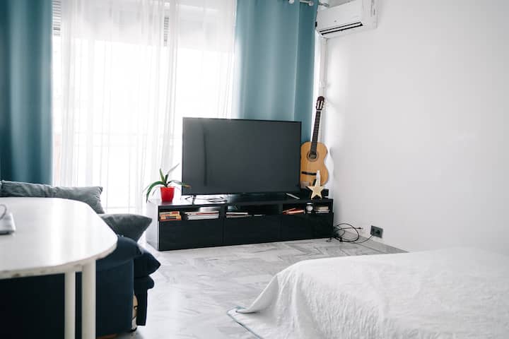 Superbe Appartement F1 Avec Grand Balcone A Nice - Nice