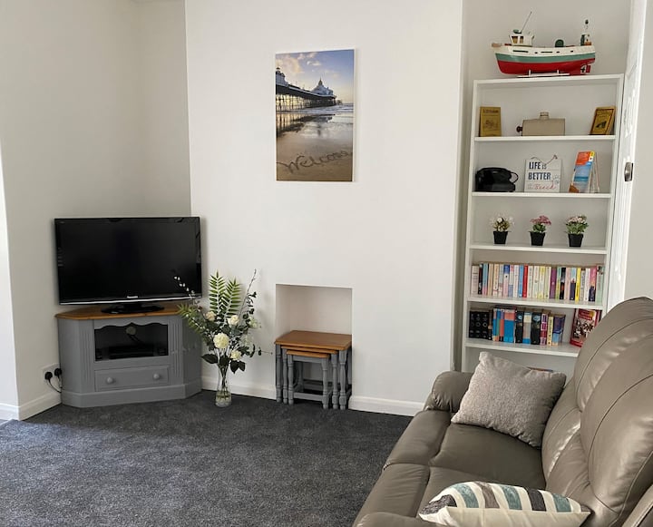 3 Bedroom House, Free On Street Parking, Sleeps 7 - Eastbourne