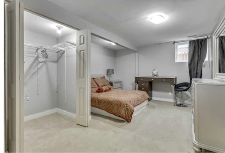 Suite Lumineuse Et éLégante. - Calgary