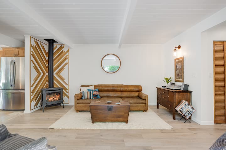 Tranquil Coastal Retreat - Walk To The Beach! - Moss Beach, CA