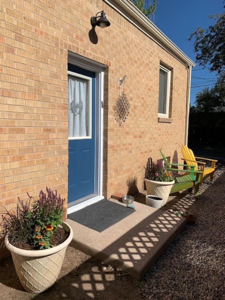 "Spacious Apt." In Avenues Home, Walk To The Park! - Cheyenne, WY