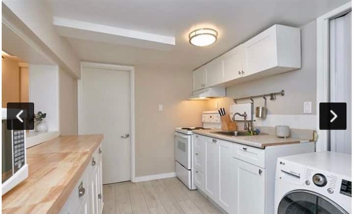 2-bedroom Basement Suite In Beautiful Home - North Vancouver