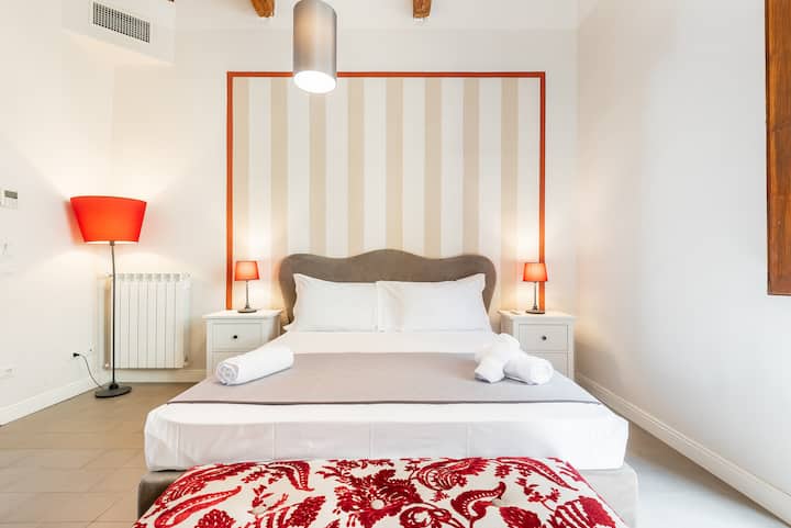 Elegant In The Center Of Florence - Florence