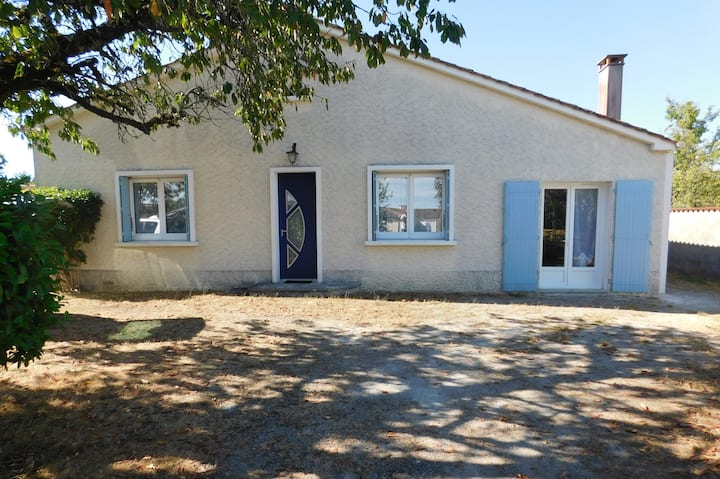 Gîte Mmr 6 Places Avec Cour Clôturée. - Charente
