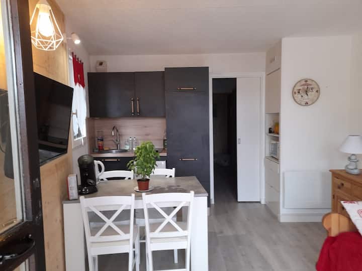 Appartement De 28m2 Avec Terrasse Proche Du Centre - Villard-de-Lans