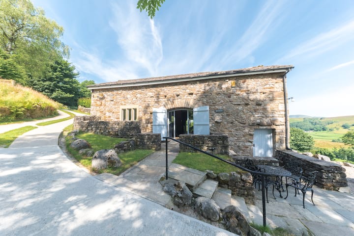 A Peaceful Ecobarn With Beautiful Views - Kirkby Lonsdale