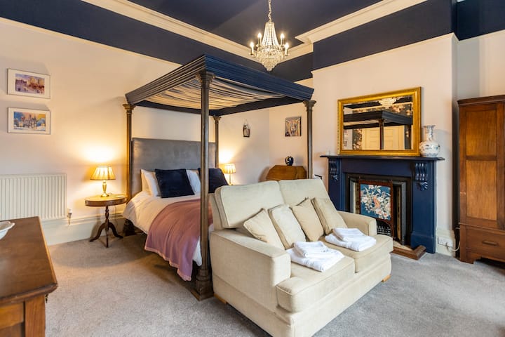 En-suite Super King Room In Victorian Townhouse - York