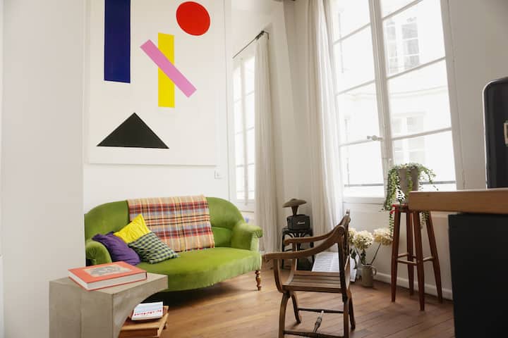 Hip! Quintessential Parisian Apartment In The 2ème - Paris