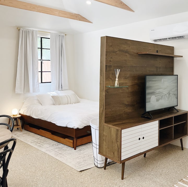 Modern Downtown Studio - Redding, CA