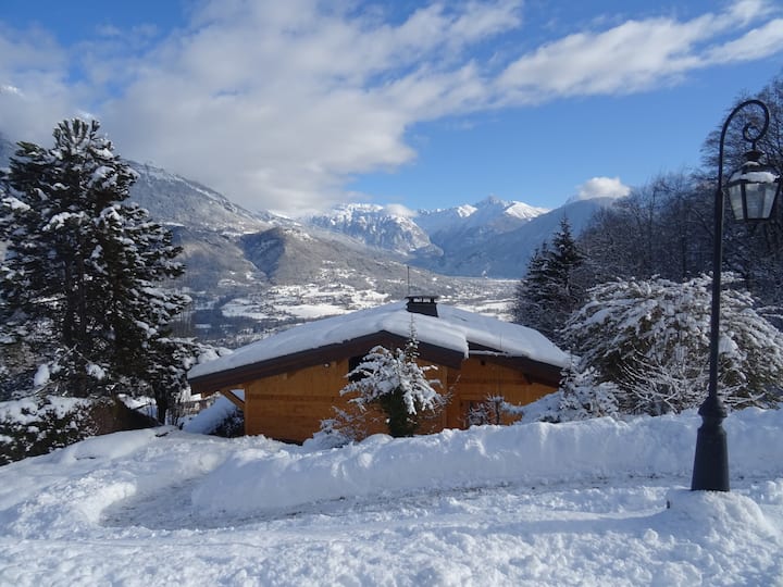 Joli Petit Appartement Dans Chalet, Calme Avec Vue - Combloux
