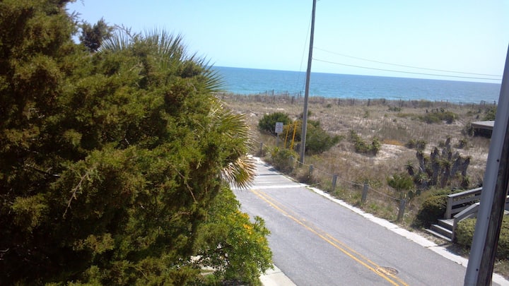 Bright, Open 3 Br Condo Steps From Beach - Wrightsville Beach, NC