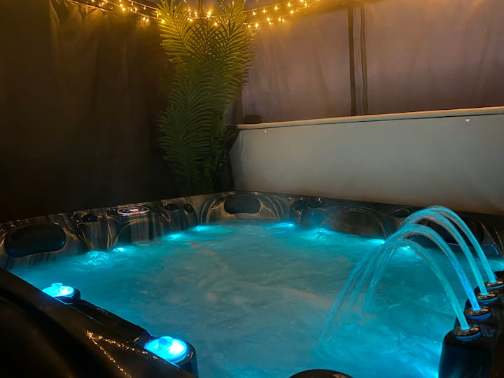 Secret Gem Garden Flat With Private Luxury Hot Tub - Bournemouth